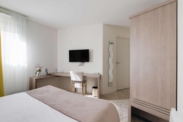 Brit Hotel Alghotel - Saint-Benoît-des-Ondes