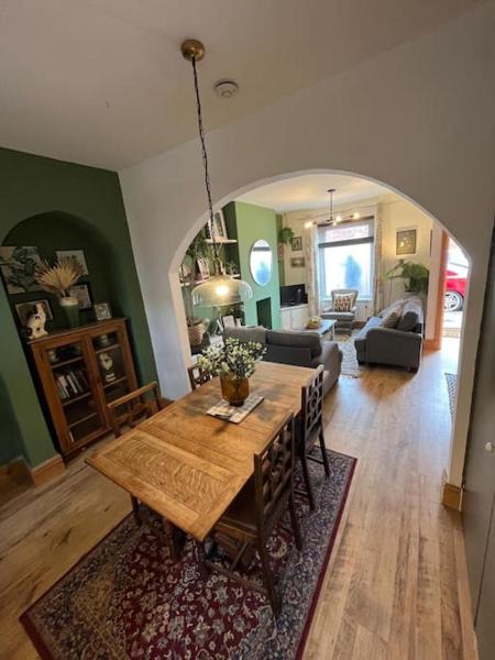 2 Just The Splott Sleeps 6 8mins To Stadium - Cardiff