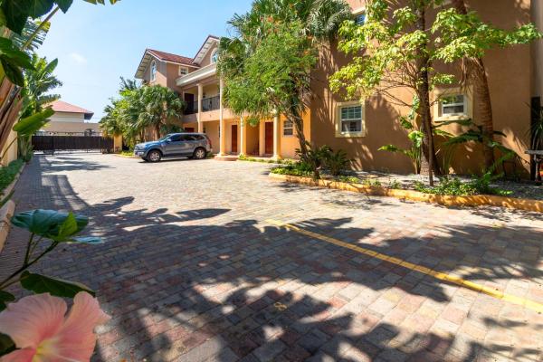 Cozy, Upscale Apartment Centrally Located In Kgn 6 - Kingston