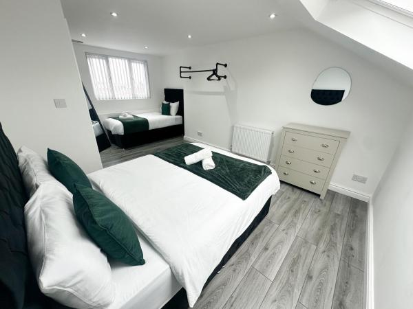 Central Location Liverpool, Modern Home, 4 Br, Sleeps 9, Free Parking - Liverpool