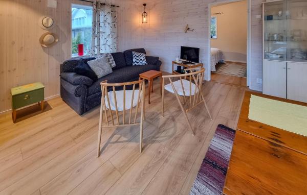 1 Bedroom Lovely Apartment In ÖDsmål - Stenungsund