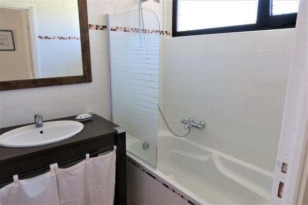 Belle Maison Bretonne 3 éToiles Avec Wifi, Entièrement Rénovée à 800m Mer à Trégastel - Réf 497 - Trégastel