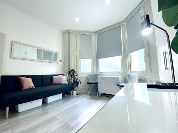 Apt 04 Seaside Serenity Chic Studio Steps To Promenade - Hove