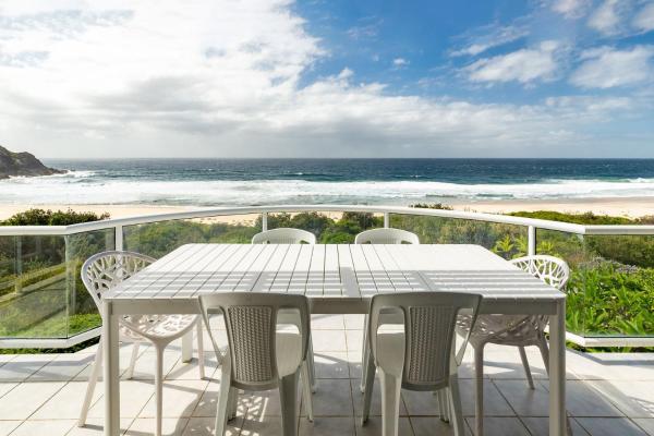 Blue Pacific - Boomerang Beach