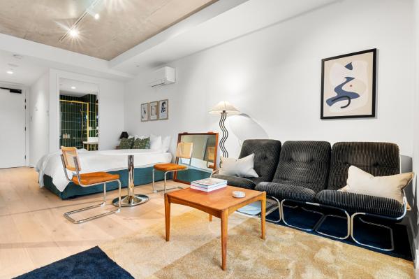 Mid-century - Rooftop Spa And Parking - Ivanhoe