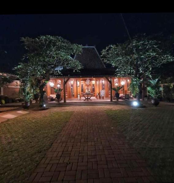 Djembar Inn - Prambanan