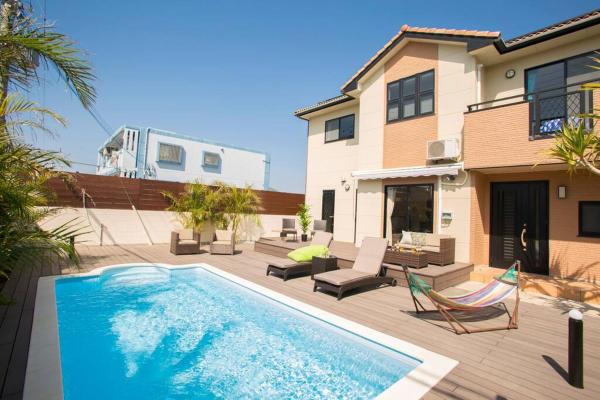 最大11名宿泊可!憧れのプール付き一軒家をあなただけの貸切に。~ここから始まる贅沢な南国ライフを~ - Nagó