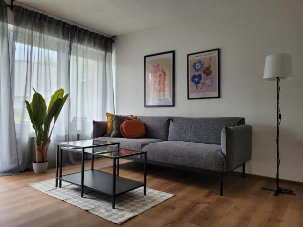 Living Flat, Eine Wohnung Mit Zwei Schlafzimmern Und Balkon - Backnang