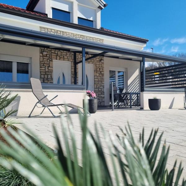 Apartmani Mia I Josip - Selce