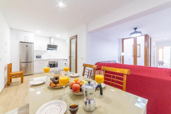 Casa Gómez, Parking Gratuito En Pleno Centro - Almería