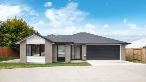 Stylish 4 Bedroom House Brand New In Rotorua - 로토루아