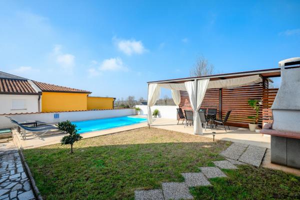 Charming Apartments Rose 1&2 With Pool - Orsera