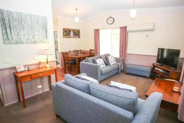 Silver Birches Holiday Village - Unit 7 - Bright