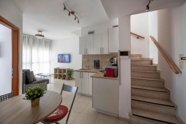 2bd And 2 Bath Duplex On The Hilton Beach With A Shelter - Tel Aviv-Yafo
