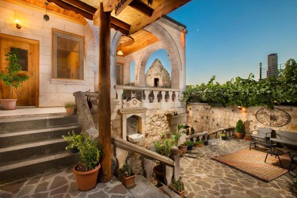 Peri̇ Cave Konak - Cappadocia