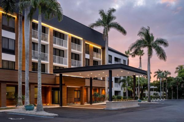 Courtyard By Marriott - Naples - Naples, FL