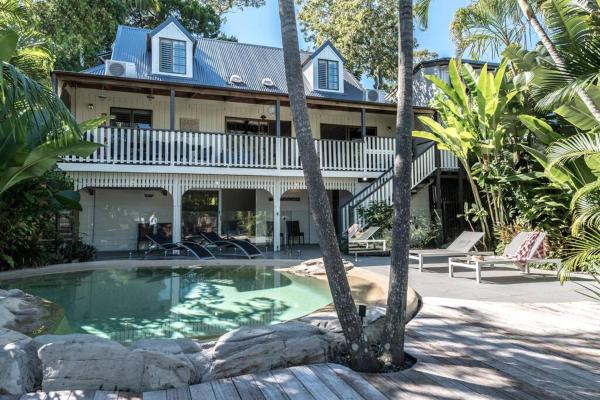 ‘The Rest’ Stunning Noosa Family Beach Cottage - Noosa Heads