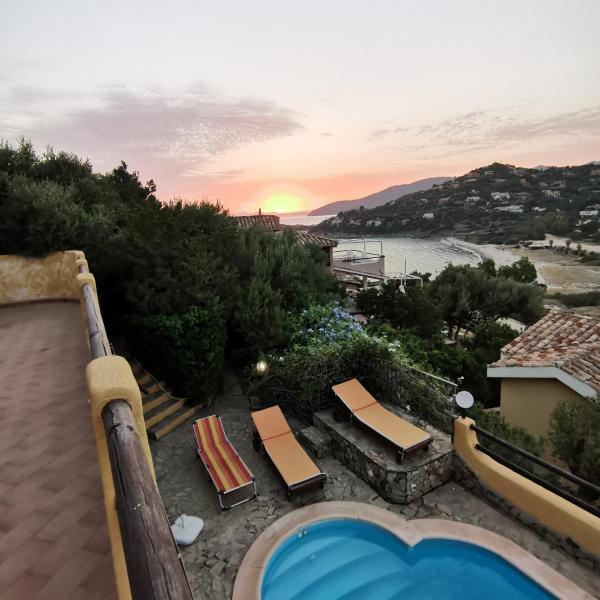 Villa Vittoria With Private Heated Swimming Pool Complete With Hidromassage For Exclusive Use , Sea And Beach View, 150 Meters From The Beach , Pool 60 M2 Dept 140 Cm - Castiadas