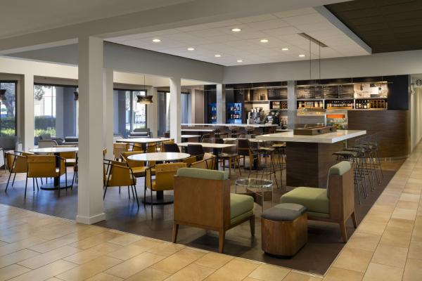 Courtyard By Marriott San Mateo Foster City - Half Moon Bay, CA