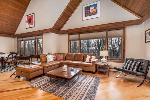 4 Bdrm Dog-friendly Territory Getaway - Galena, IL