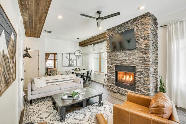 Dtwn Blowing Rock Condo With Private Hot Tub! - Blowing Rock, NC