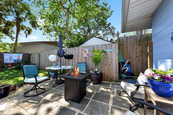 Dog-friendly Beach Apt With Yard Near Pier And Parks - Atlantic Beach, FL