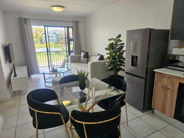 Outerspaces- 2 Bedroom Apartment-sandton - Tembisa