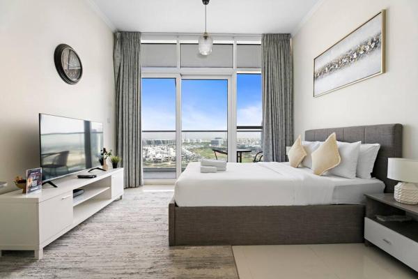 Cozy Studio In Damac Hills - Dubai