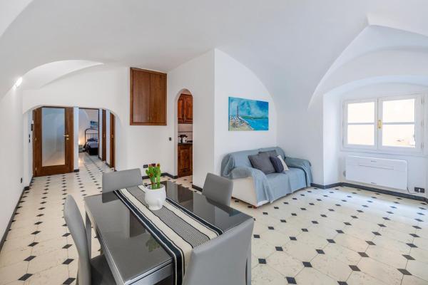Casa Rachele - Appartamento Con Posto Auto Privato A 300 M - Finale Ligure