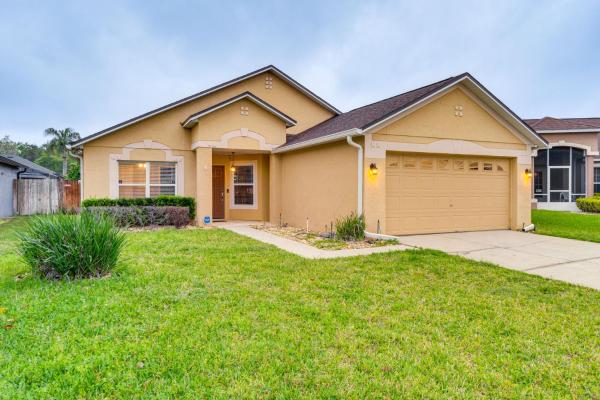 Lovely Florida Retreat With Lanai 5 Mi To Riverwalk - Sanford, FL