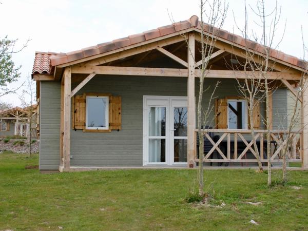 Chalet 2 Chambres Au Calme Avec Piscine Chauffée, Proche Lac Et Plages En Vendée - Fr-1-783-20 - Vendée