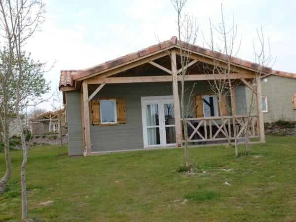 Chalet 2 Chambres Au Calme, Piscine Chauffée, Près Du Lac Du Jaunay Et Plages De Vendée - Fr-1-783-10 - Brem-sur-Mer