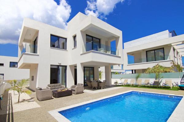 Villa Talia - Nissi Beach