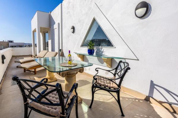 Stunning - Seaview Penthouse 3-bed + Parking - Malte