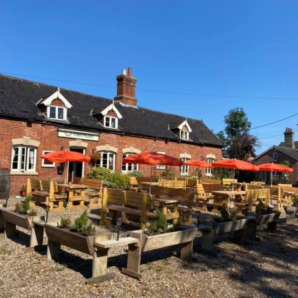 The Half Moon Inn Rushall Ip21 4qd - Suffolk