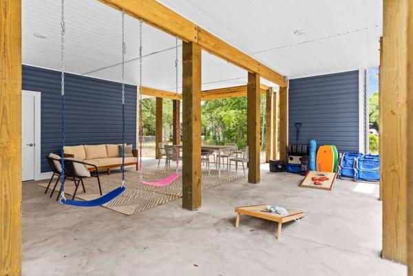 Live Oak Villa~oki Beach Retreat - Oak Island, NC