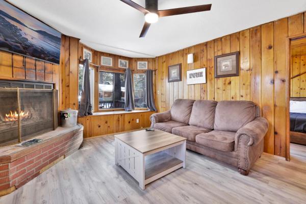 Lonepine Lakeside Resort Retreat By Big Bear Vacations - Big Bear Lake, CA