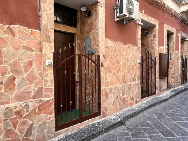 Mary House Apartments - Catania, Italia