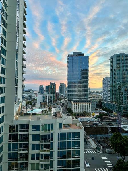 Cute And Cozy 1 Bed & Bath Apartment W/ Office - San Diego County, CA
