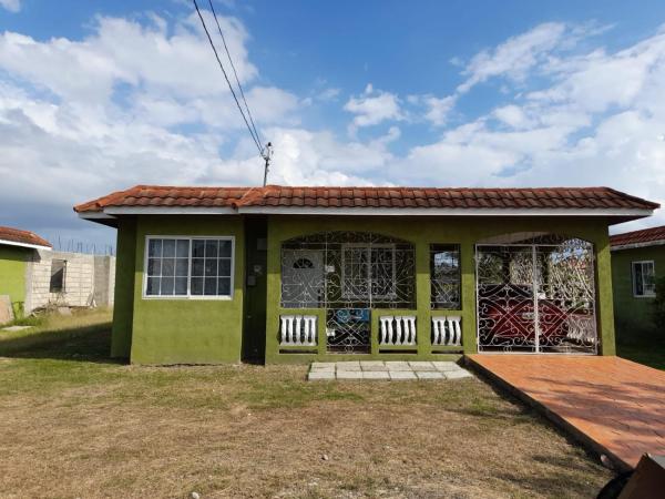 Seville Meadows 3 - Johns Road Spanish Town - Jamaïque