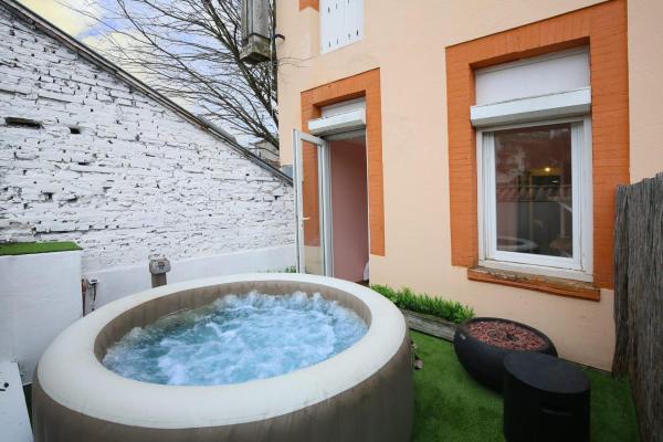 Love Room With Jacuzzi And Beautiful Terrace - Aucamville