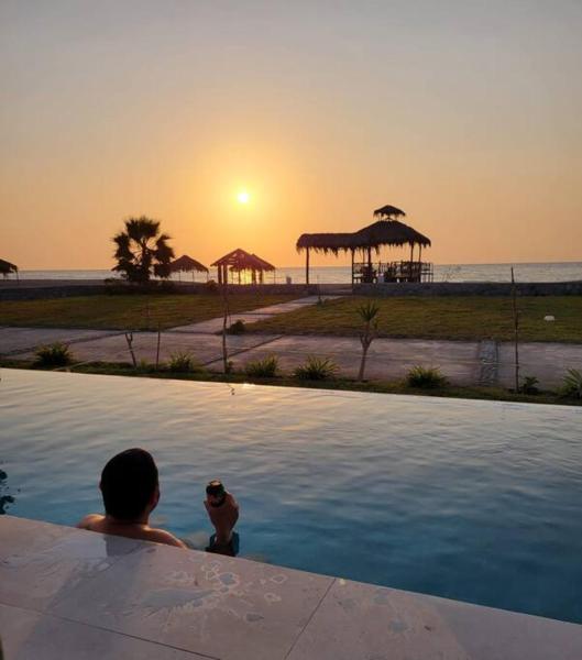 Espectacular Casa Frente Al Mar 1era Fila Con Piscina Privada - Junín