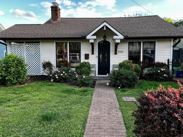 Nashville Fatherland Cottage - Nashville, TN
