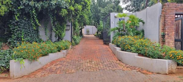 7 On School - Cozy Guesthouse 15 Min Drive From Airport And Close To Major Highways - Alexandra, South Africa