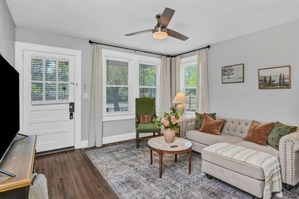 Revamped 3br Oasis - Forest Dr - Columbia, SC
