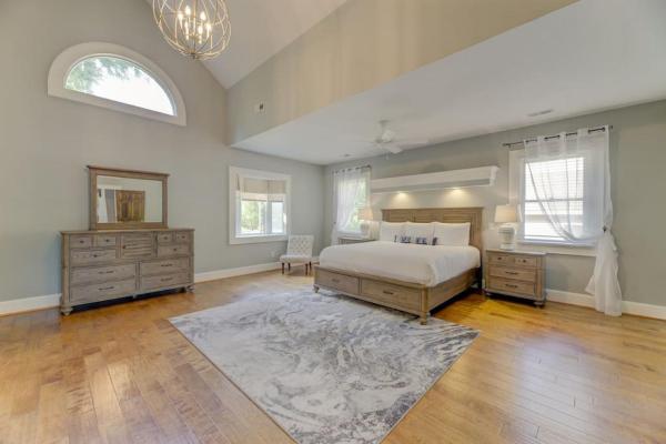 Majestic Lake Murray Retreat - Lexington, SC