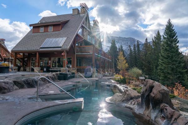 The Hidden Ridge Resort - Banff