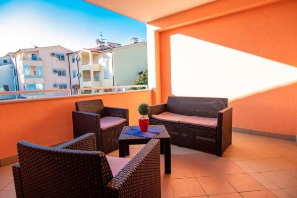 Wunderschönes Appartement In Pula Mit Eigenem Balkon - Peroj
