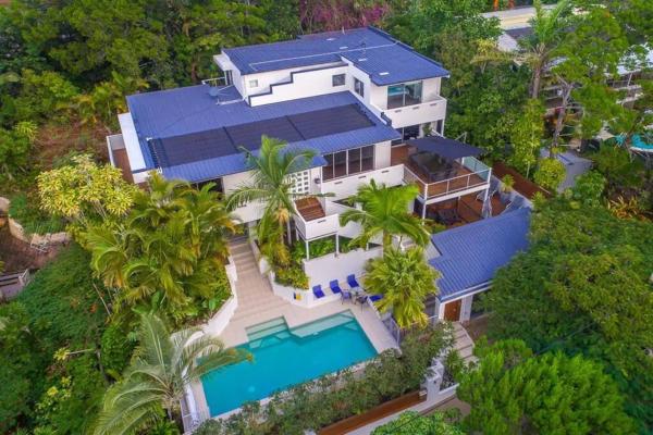 Peregian Beach Holiday House & Resort Pet Friendly - Noosa