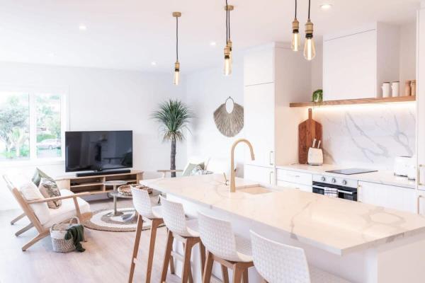 Luxury Apart, Seaviews & Balcony, Full Kitchen & Heat Pump - Auckland